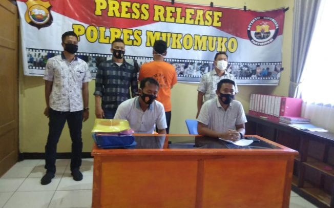Kepala Dinas Pertanian Mukomuko Ditahan Sahabat Rakyat Bengkulu 